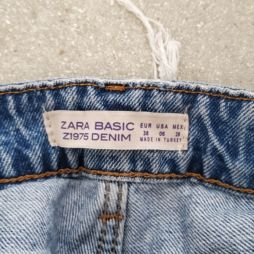 Zara Oversized Ripped Jeans - Gem